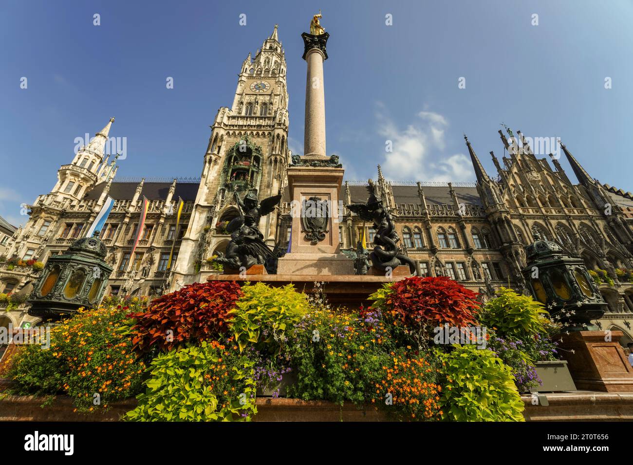 Munich landmark New Town Hall, Neues Rathaus in Marienplatz in Munich's ...