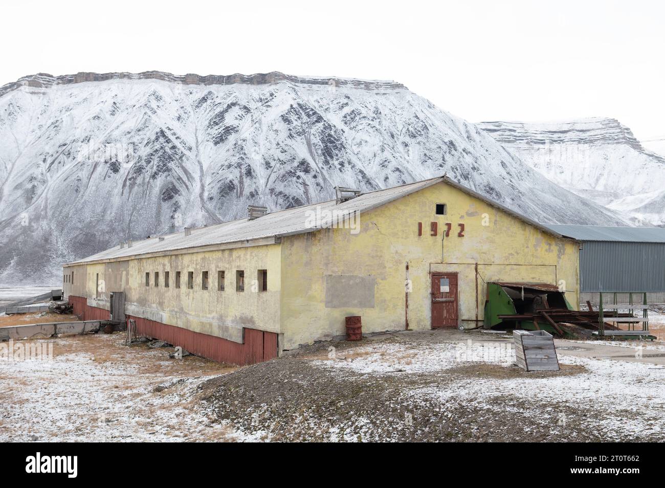 Pyramiden, Norway. 27th Sep, 2023. The former stable in the abandoned ...