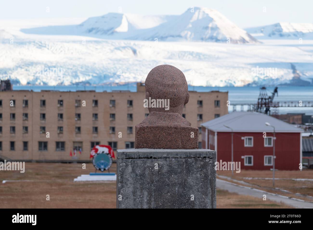 Pyramiden, Norway. 27th Sep, 2023. The bust of the Soviet revolutionary ...