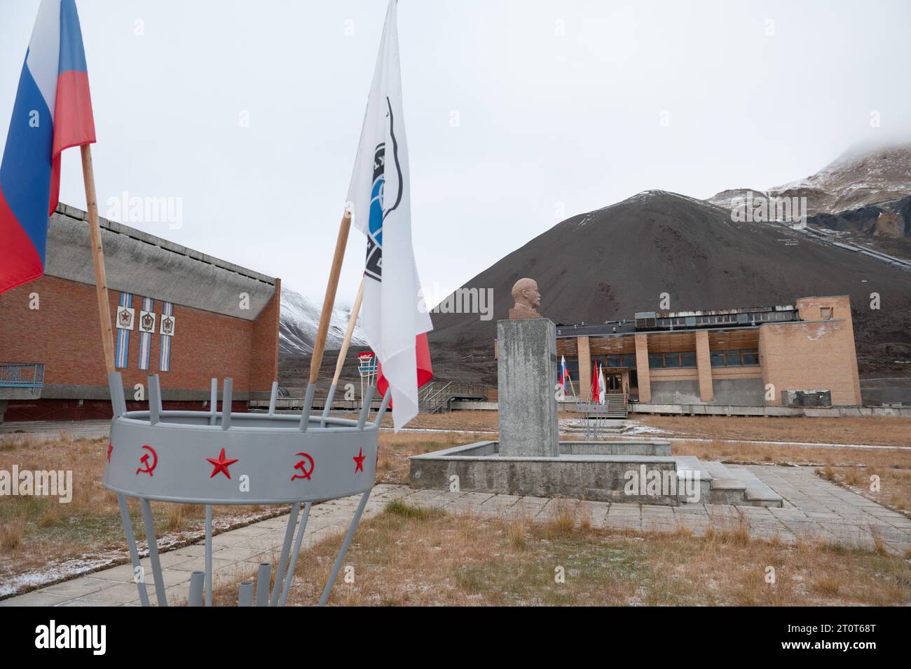 Pyramiden, Norway. 27th Sep, 2023. The bust of the Soviet revolutionary ...