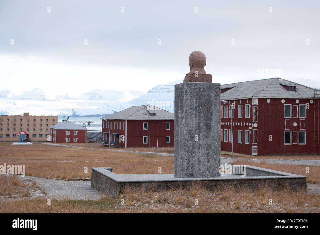 Pyramiden, Norway. 27th Sep, 2023. The bust of the Soviet revolutionary ...