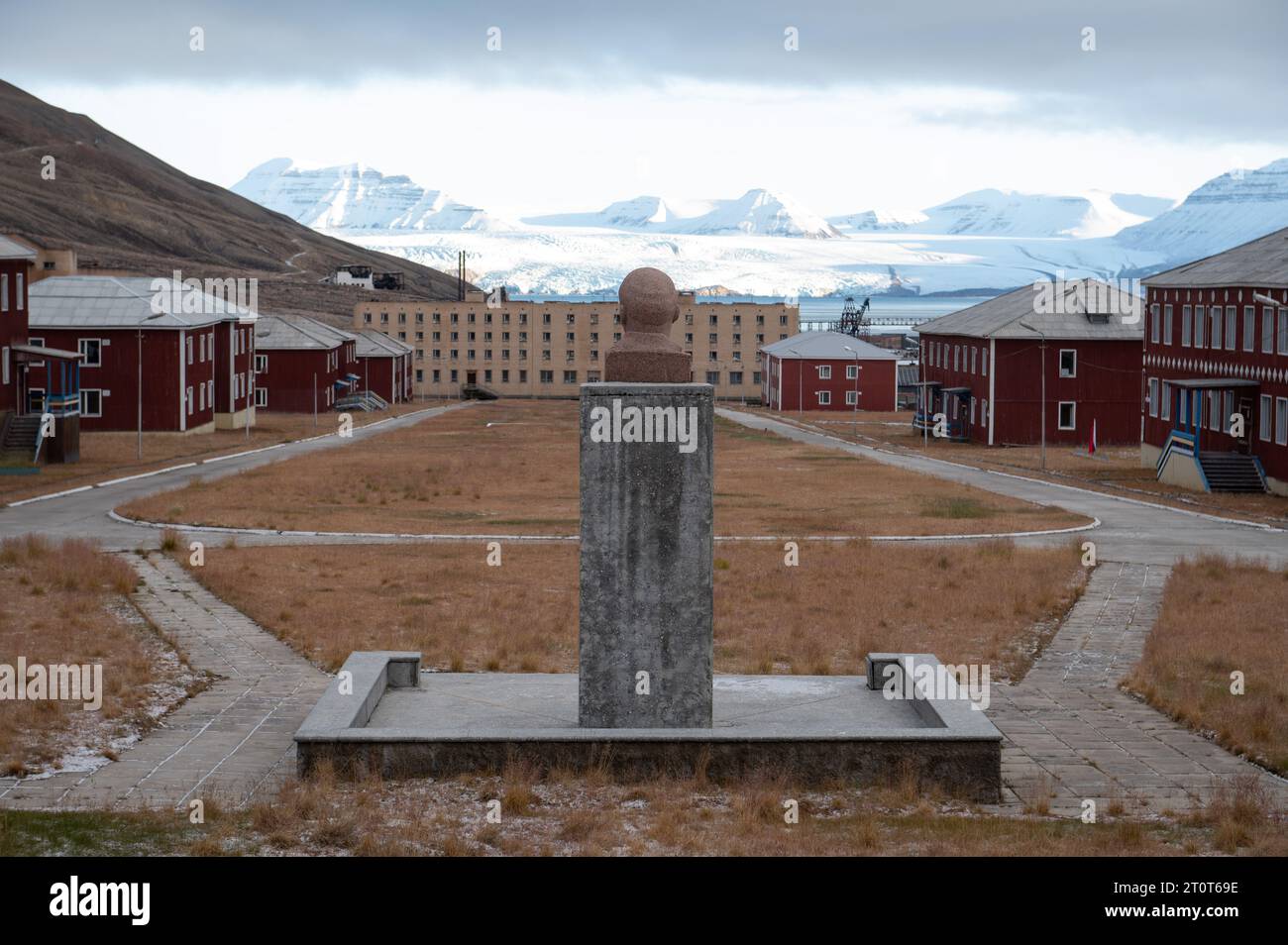 Pyramiden, Norway. 27th Sep, 2023. The bust of the Soviet revolutionary ...