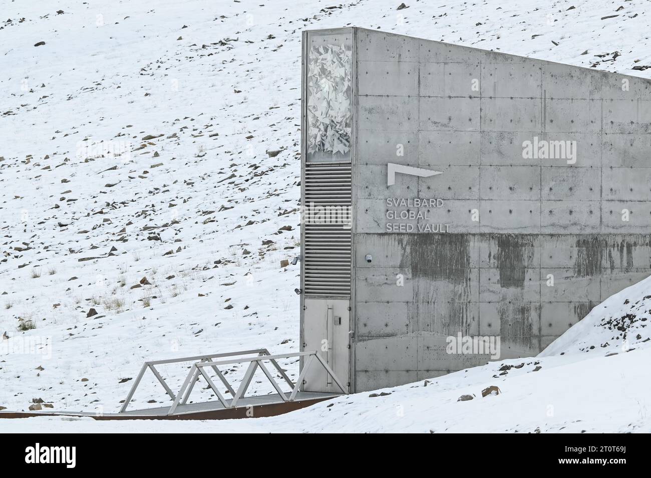 Longyearbyen, Norway. 24th Sep, 2023. The facade of the Global Seed ...