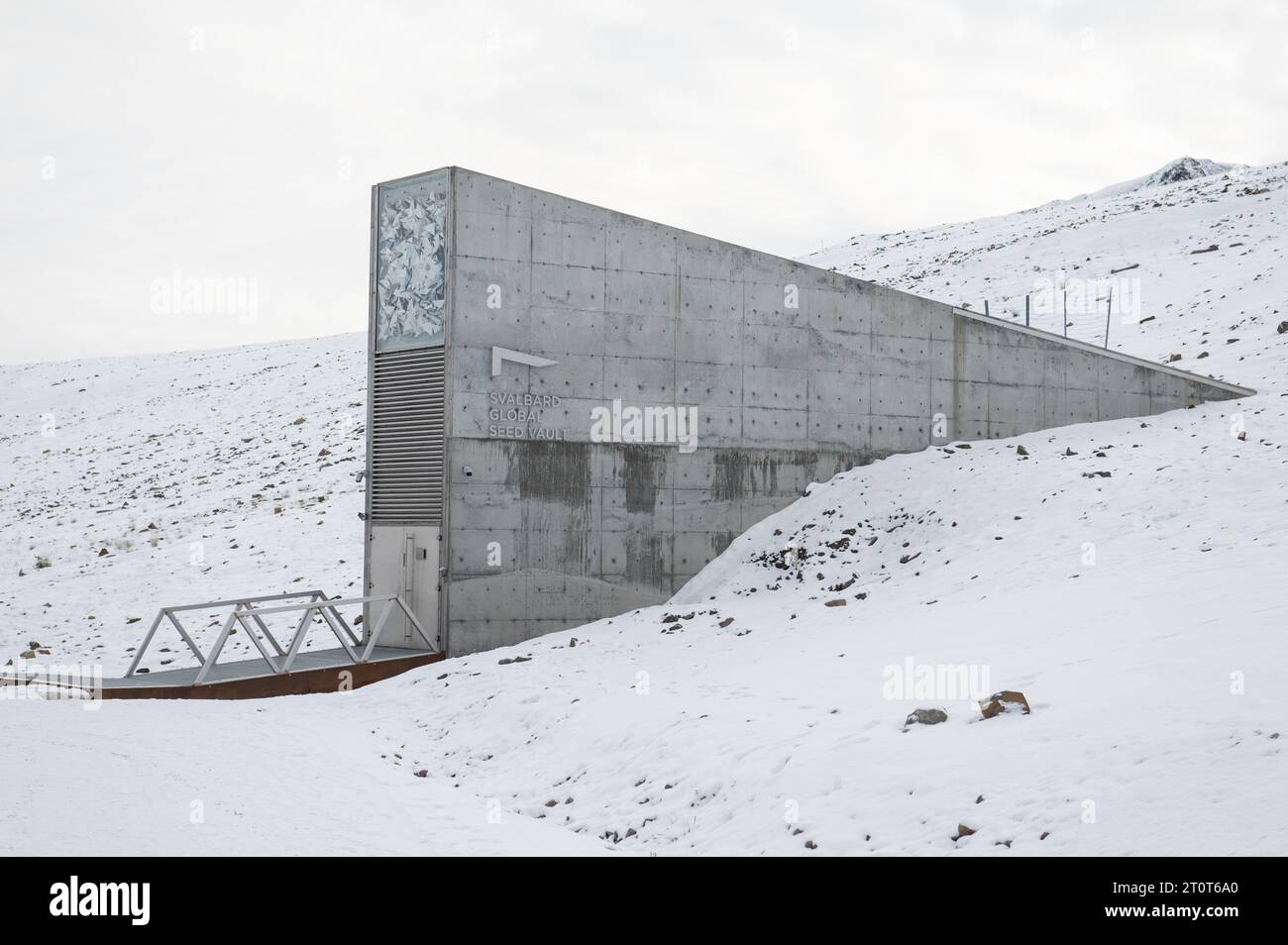 Longyearbyen, Norway. 24th Sep, 2023. The facade of the Global Seed ...