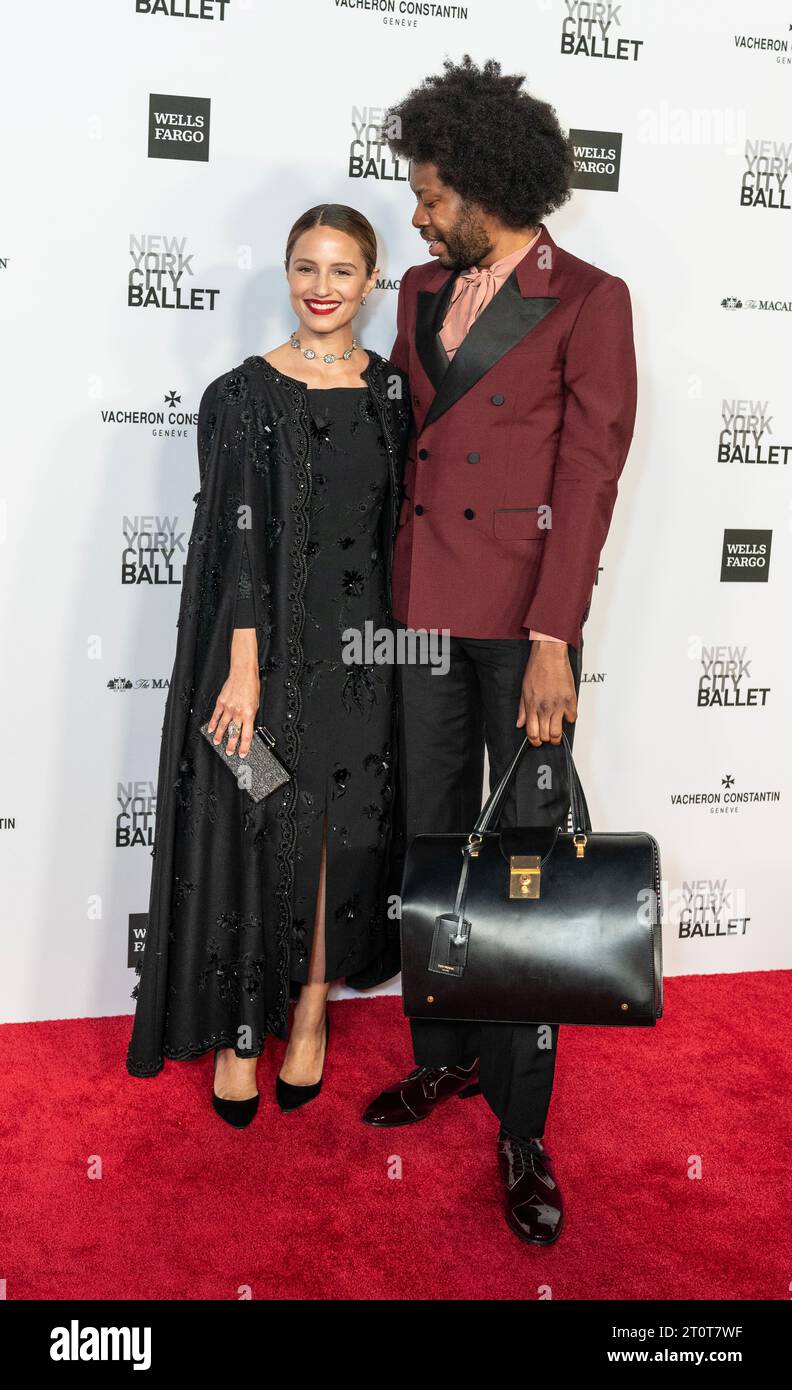Dianna Agron wearing dress by Wes Gordon for Carolina Herrera and ...
