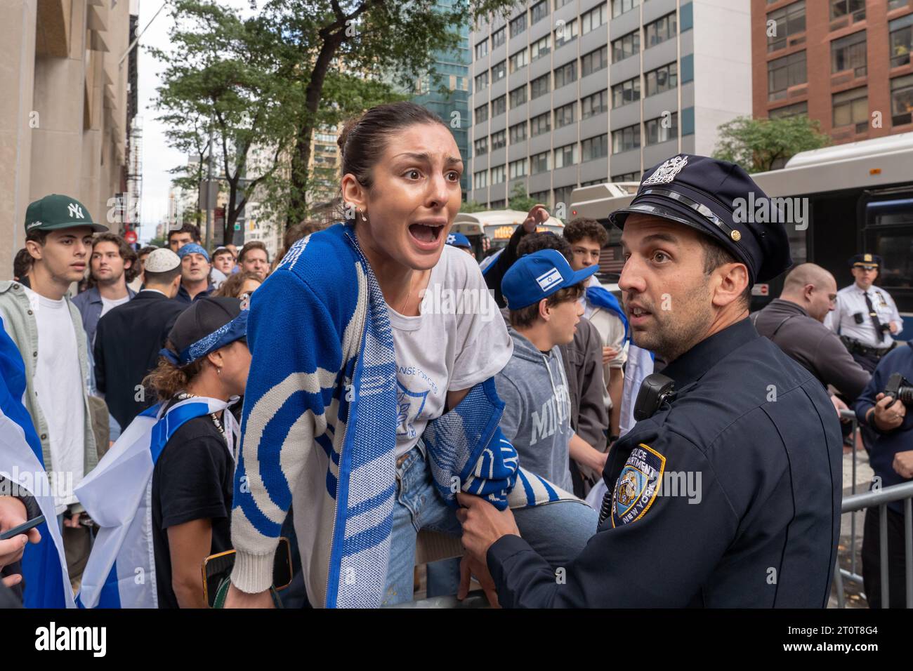 A woman cries in anguish at pro-Israeli rally near the Israeli ...