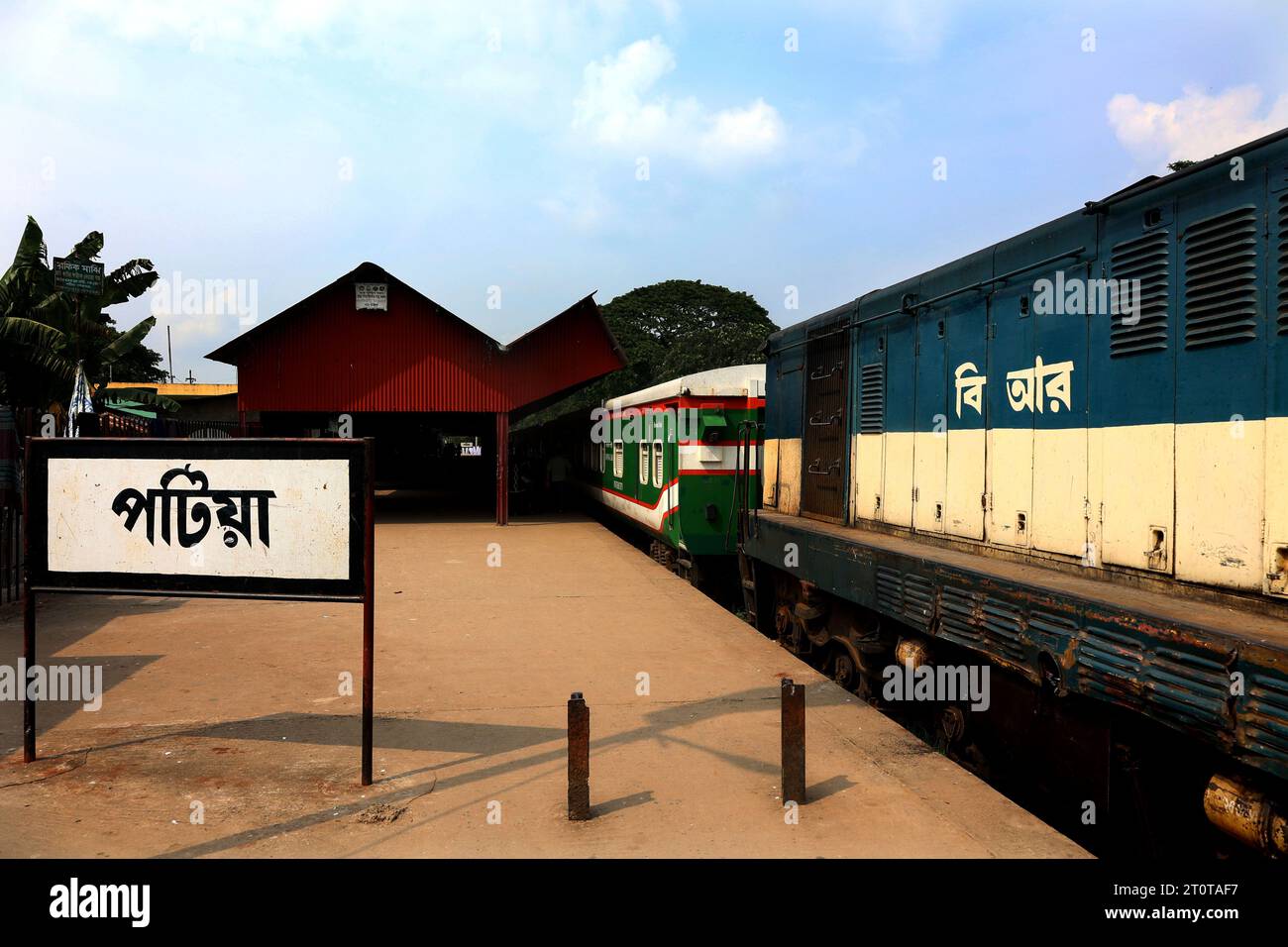 Chittagong, Potia, Bangladesh. 8th Oct, 2023. In the Chittagong-Cox's ...