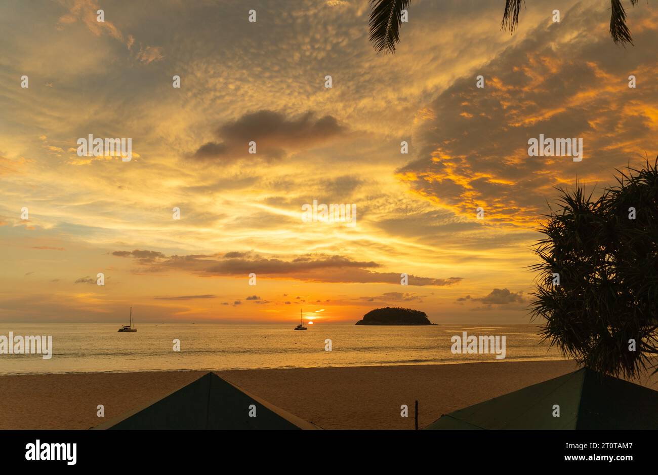 Amazing colorful yellow cloud of sunset over the ocean. golden cloud ...