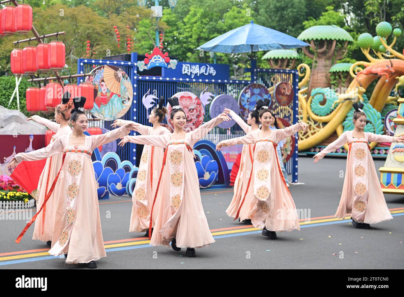 A float parade is held at Suzhou Amusement in Suzhou City, east China's ...