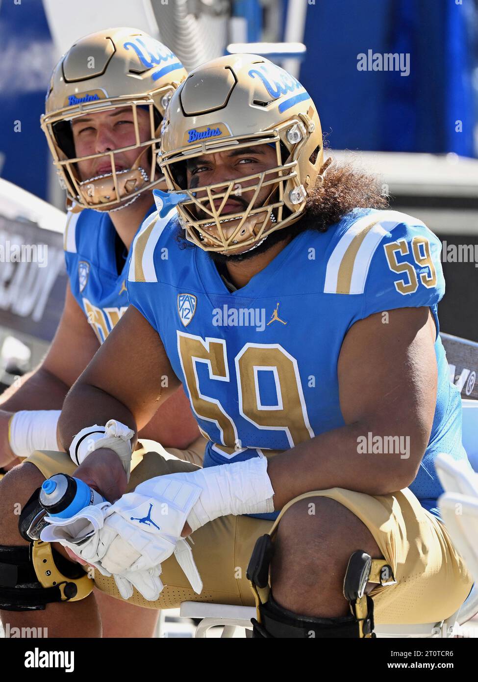 PASADENA, CA - OCTOBER 07: UCLA Bruins defensive lineman Tannen Vagle ...