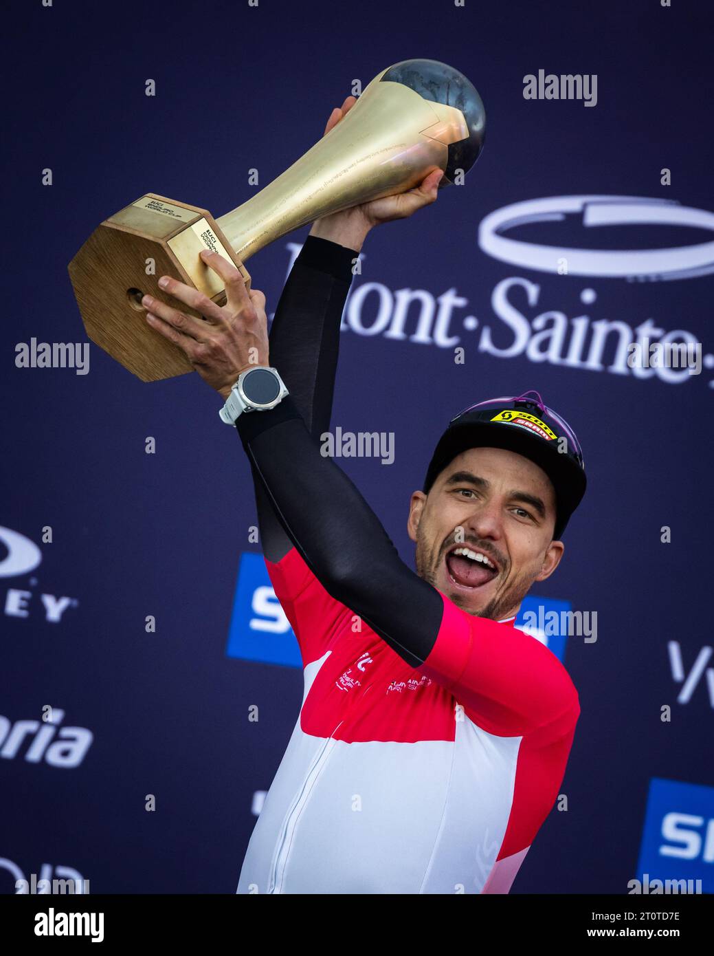 Swiss rider Nino Schuter celebrates his overall triumph in the Mountain ...