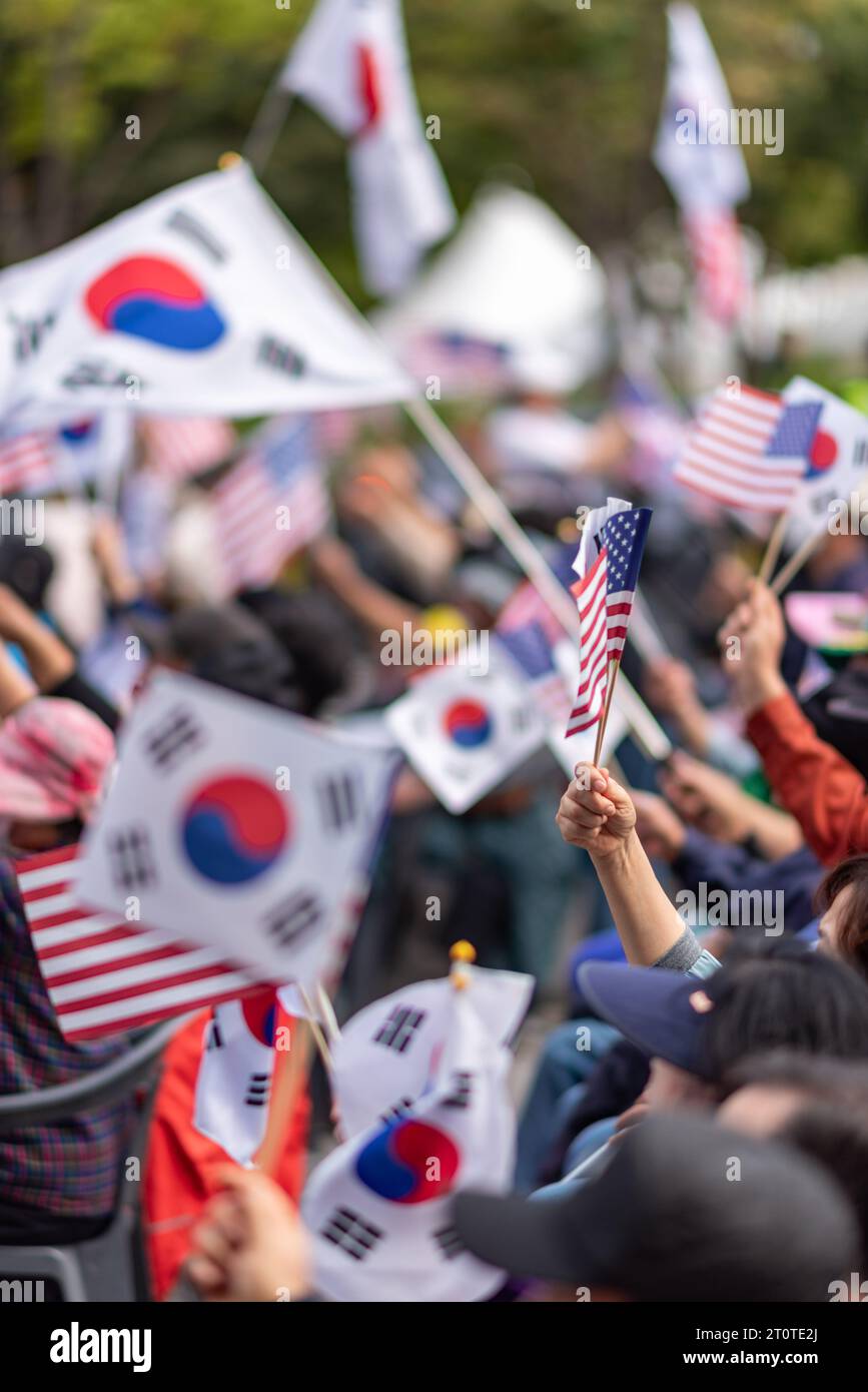 People rally in the street in support of Korea USA alliance in Seoul ...