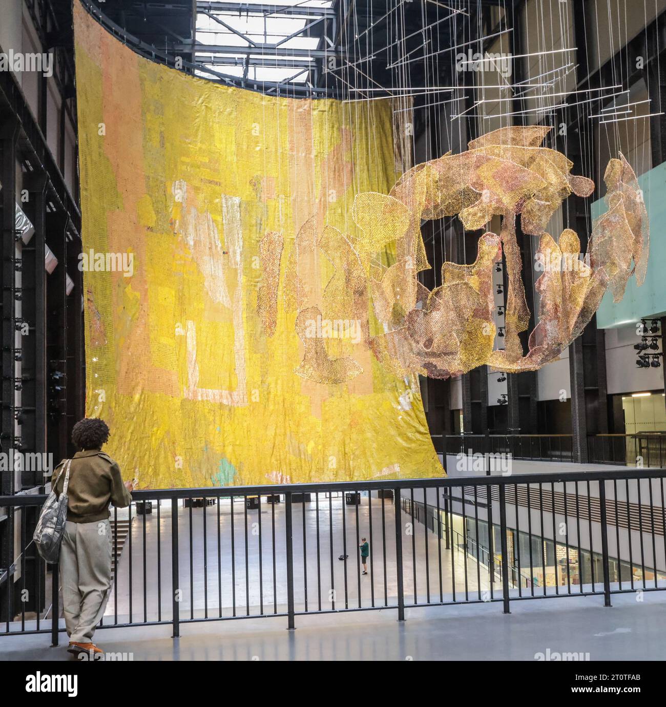 London, UK. 09th Oct, 2023. El Anatsui: Back, Behind the Red Moon ...