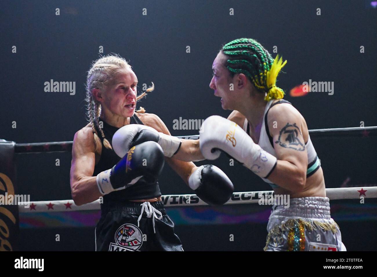 Sana Hazuki of Japan defeats Denise Castle in their fight for the WBC ...