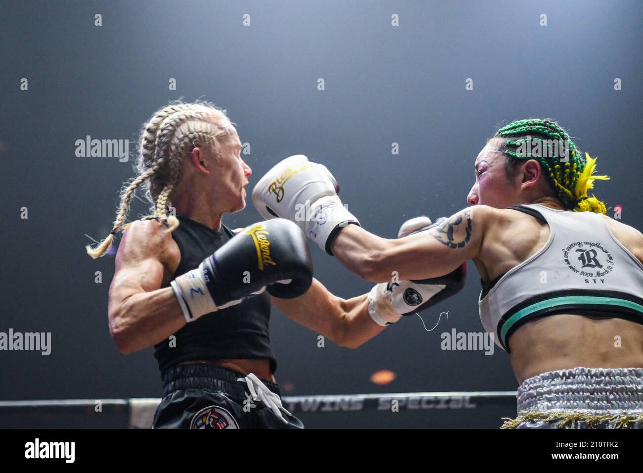 Sana Hazuki of Japan defeats Denise Castle in their fight for the WBC ...