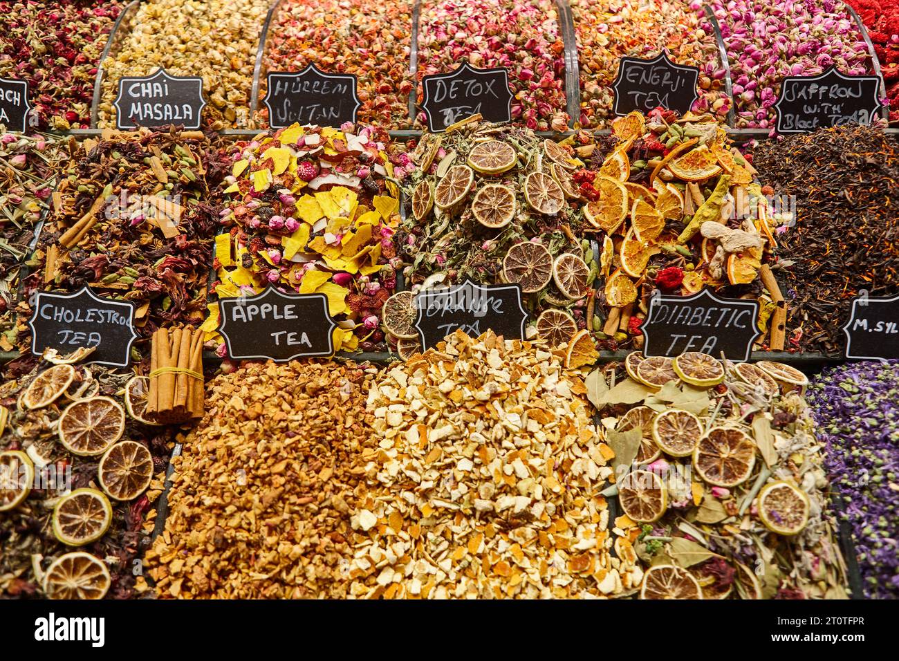 Loose tea leaves shop hi-res stock photography and images - Alamy