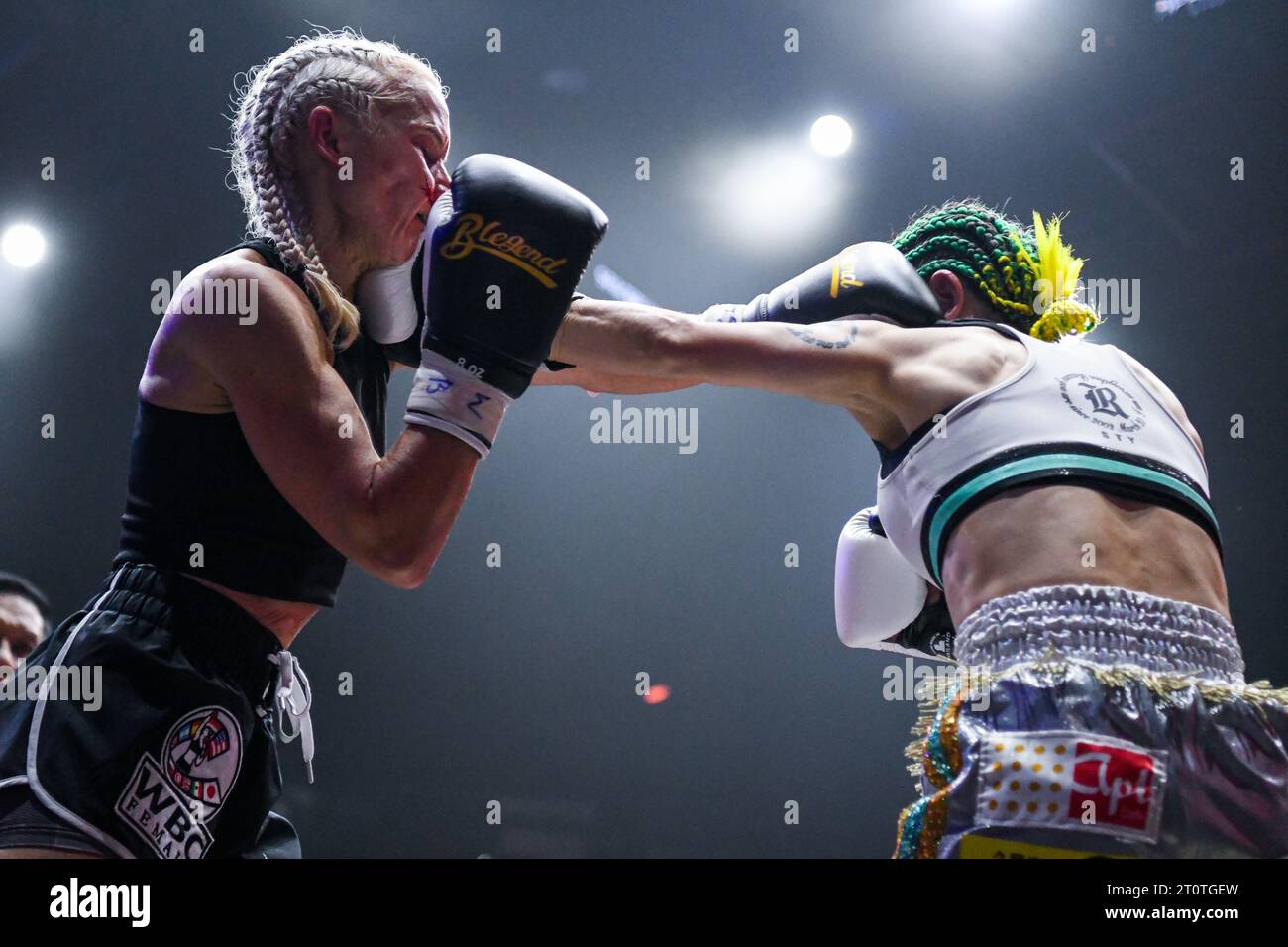 Sana Hazuki of Japan defeats Denise Castle in their fight for the WBC ...
