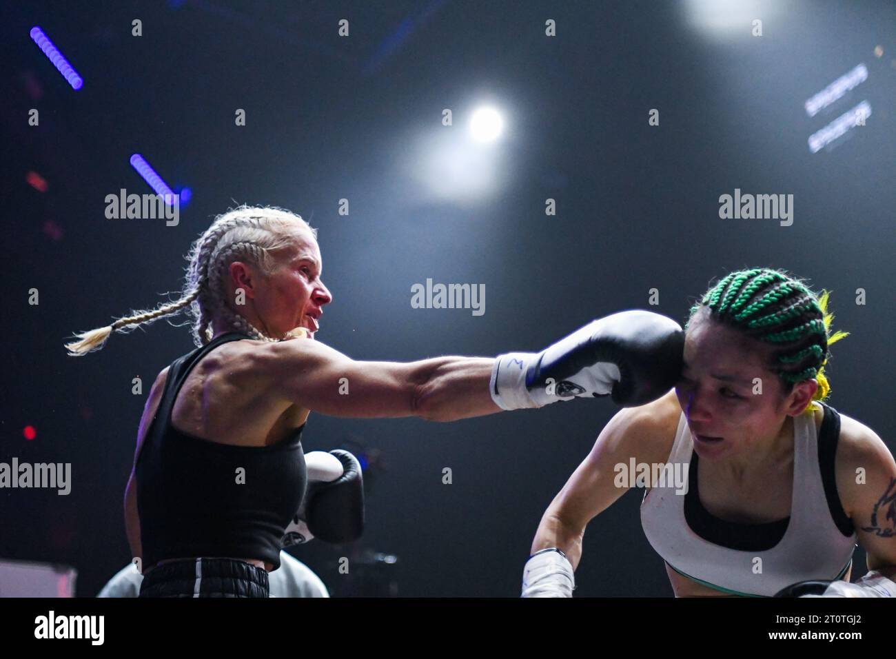 Sana Hazuki of Japan defeats Denise Castle in their fight for the WBC ...