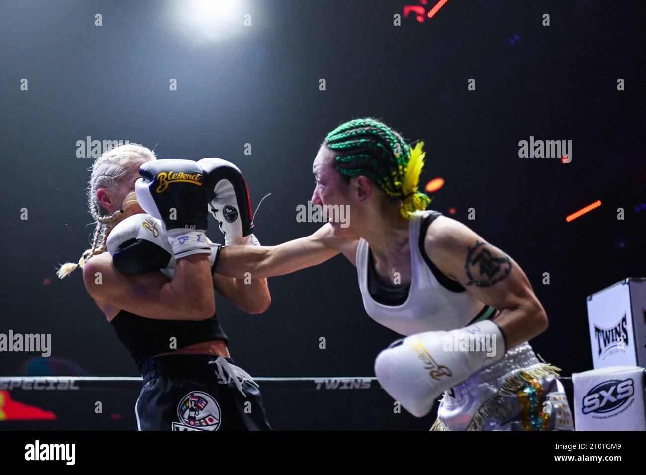 Sana Hazuki of Japan defeats Denise Castle in their fight for the WBC ...