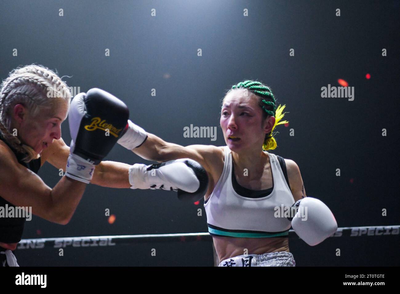 Sana Hazuki of Japan defeats Denise Castle in their fight for the WBC ...