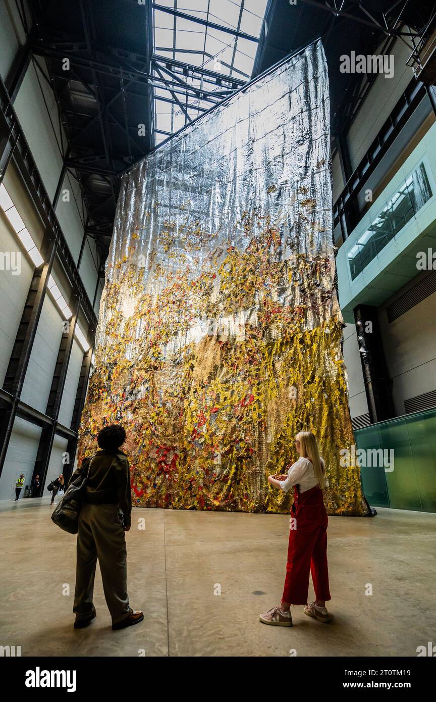 El anatsui tate hi-res stock photography and images - Alamy