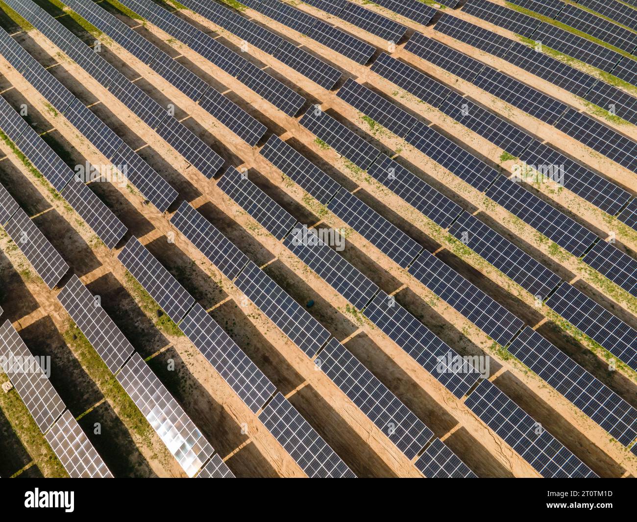 Soalr panels field hi-res stock photography and images - Alamy