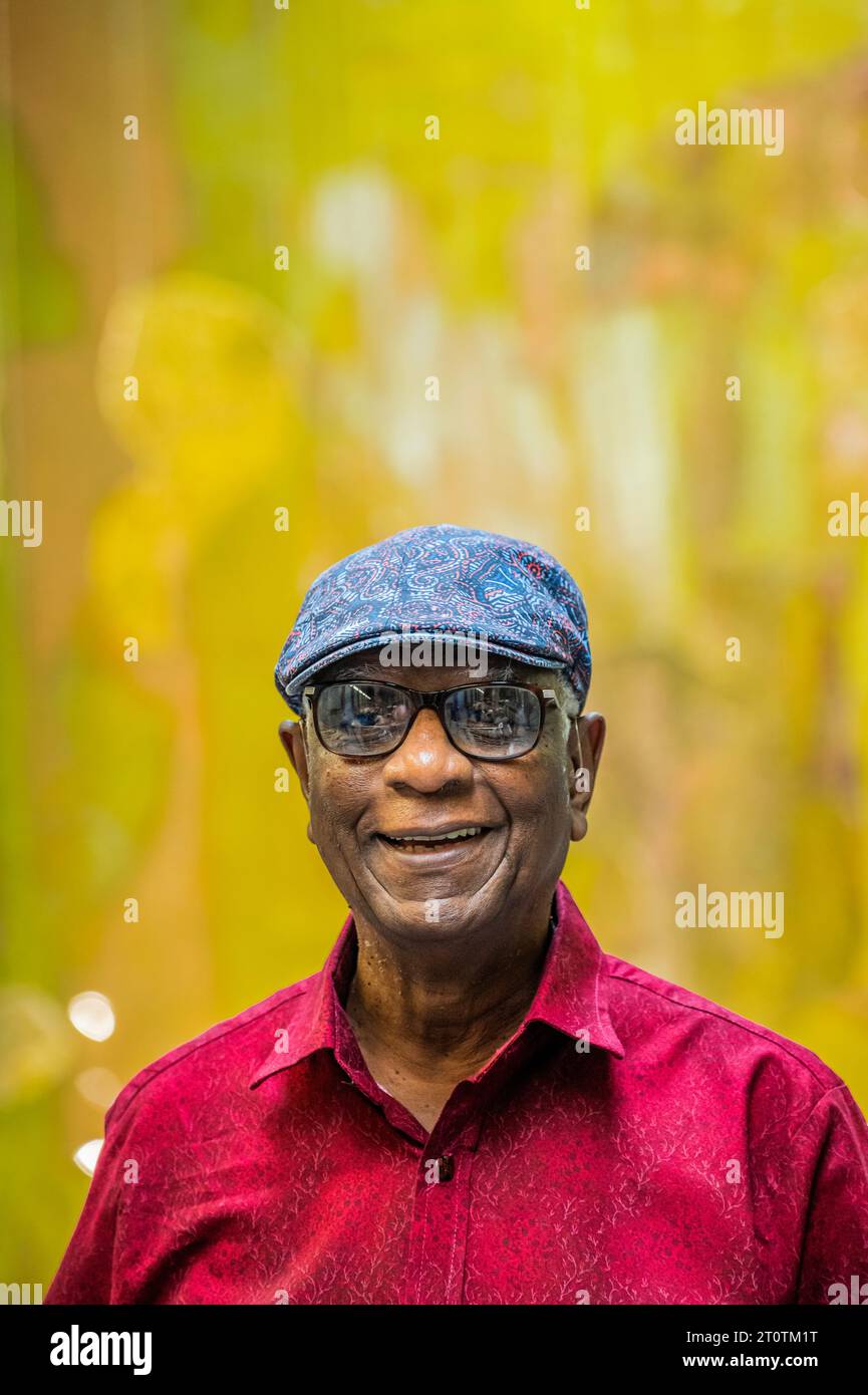 El anatsui tate hi-res stock photography and images - Alamy