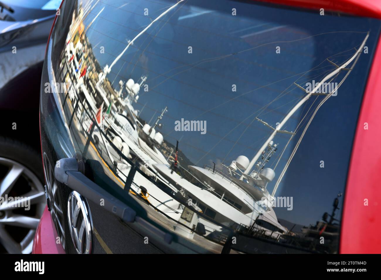 Reflections in a back window hi-res stock photography and images - Alamy
