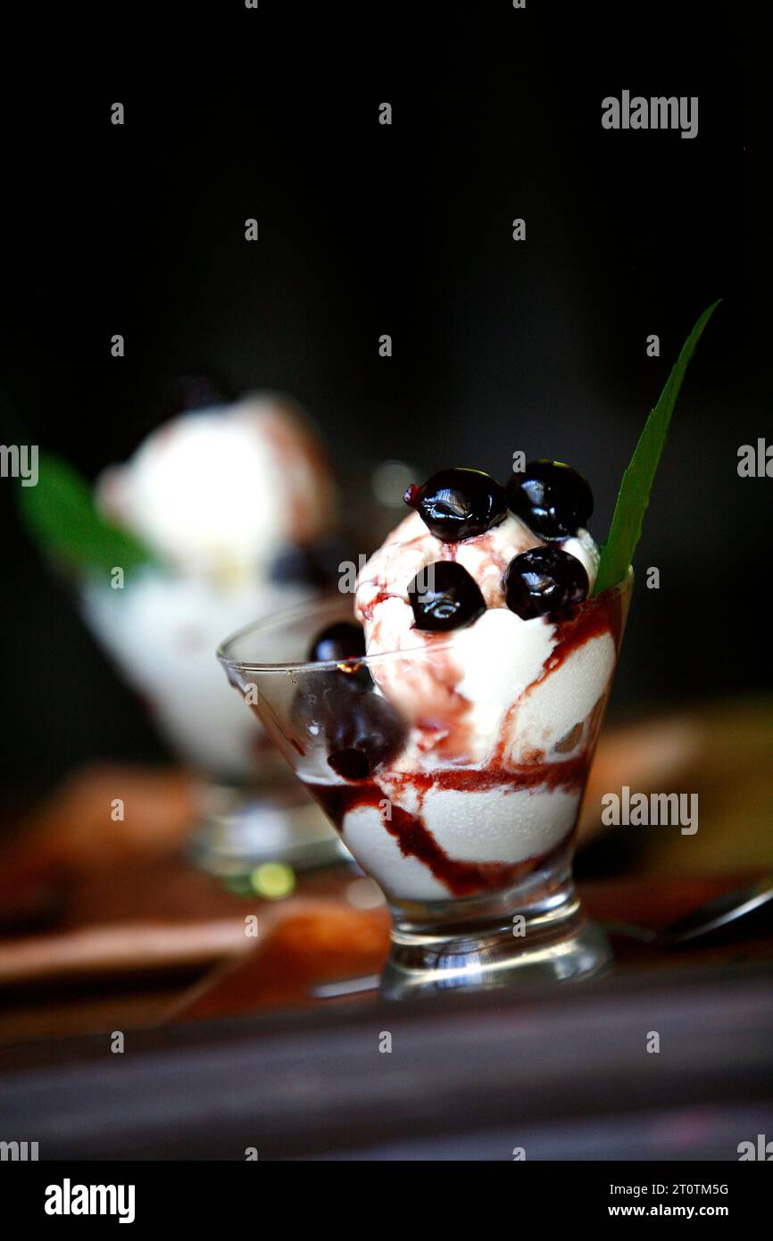 Ice cream at Playa De Los Artistas restaurant, Montezuma, Nicoya ...