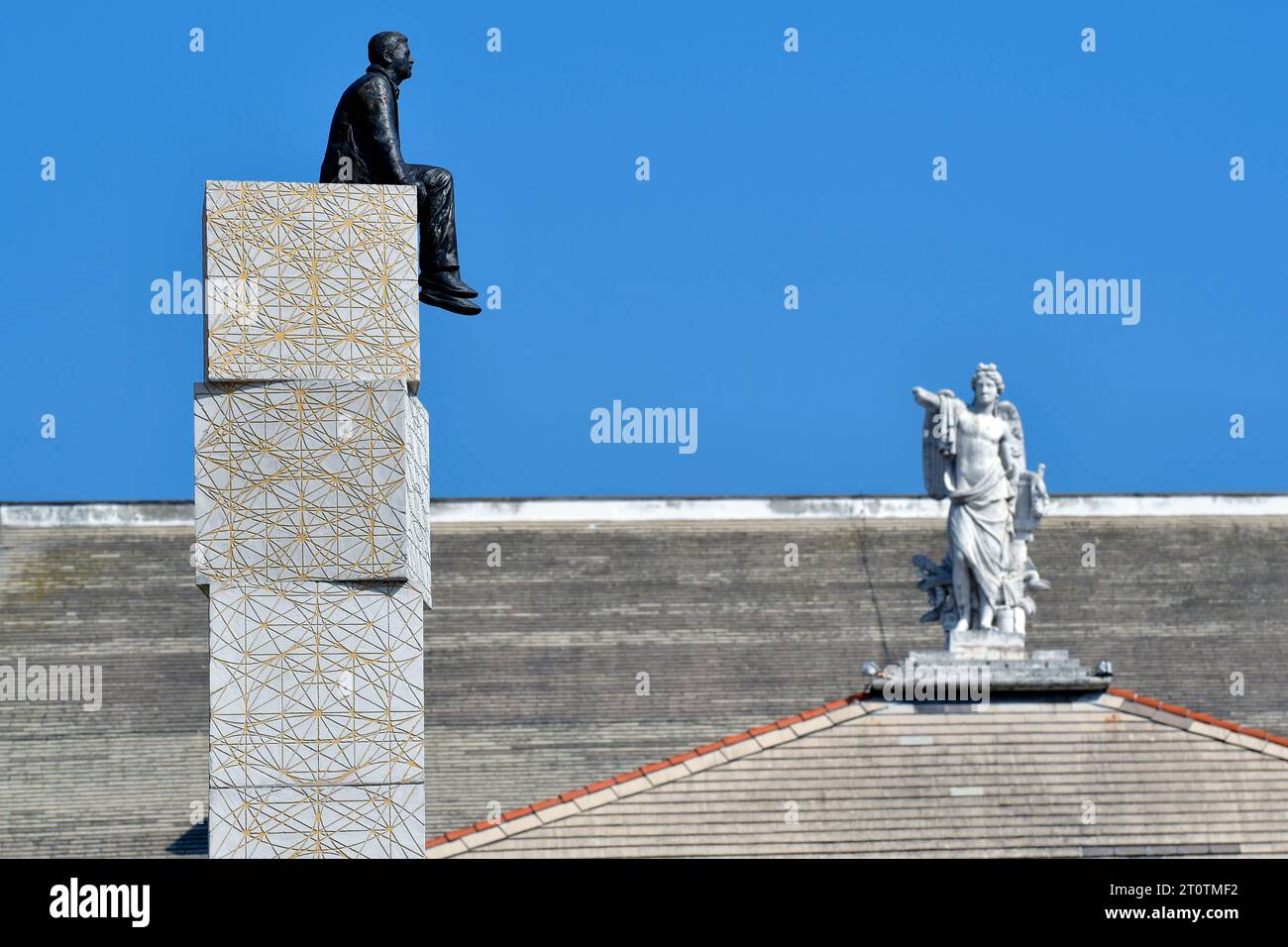 Monuments statues hi-res stock photography and images - Alamy