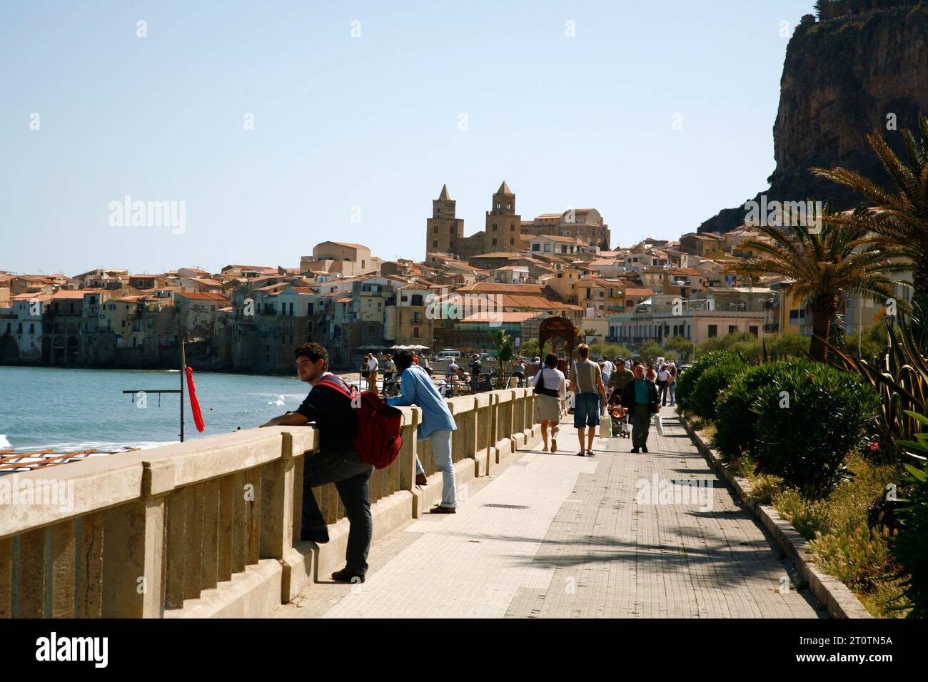 Cefalu coast sicilia hi-res stock photography and images - Alamy