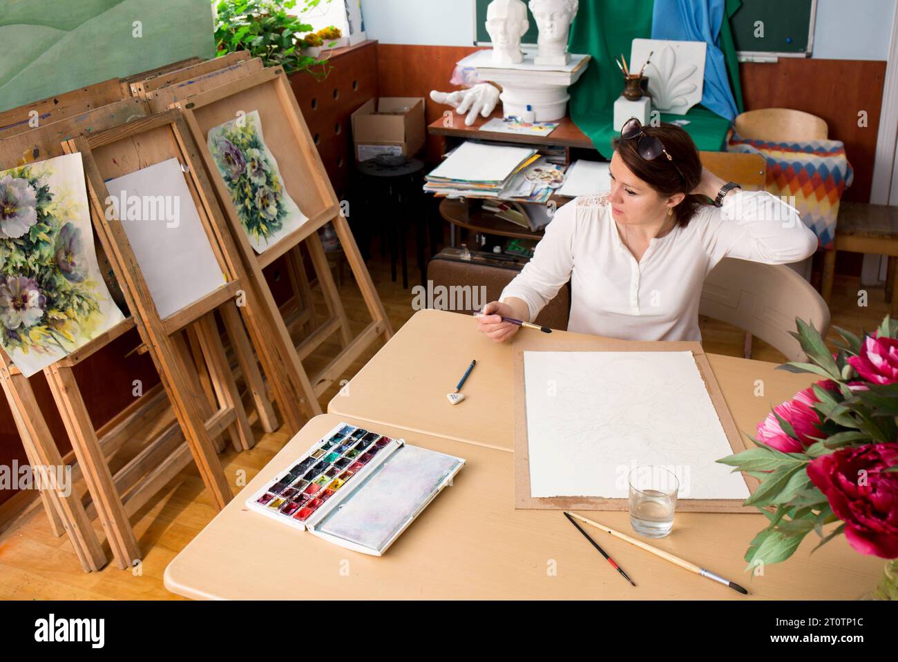 Artist works hi-res stock photography and images - Alamy