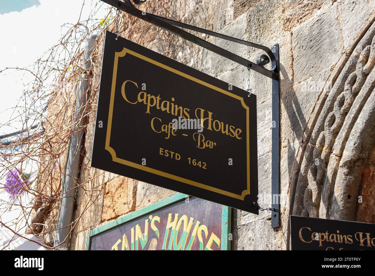 Captains House Cafe - Bar restaurant entrance sign located in Lindos ...