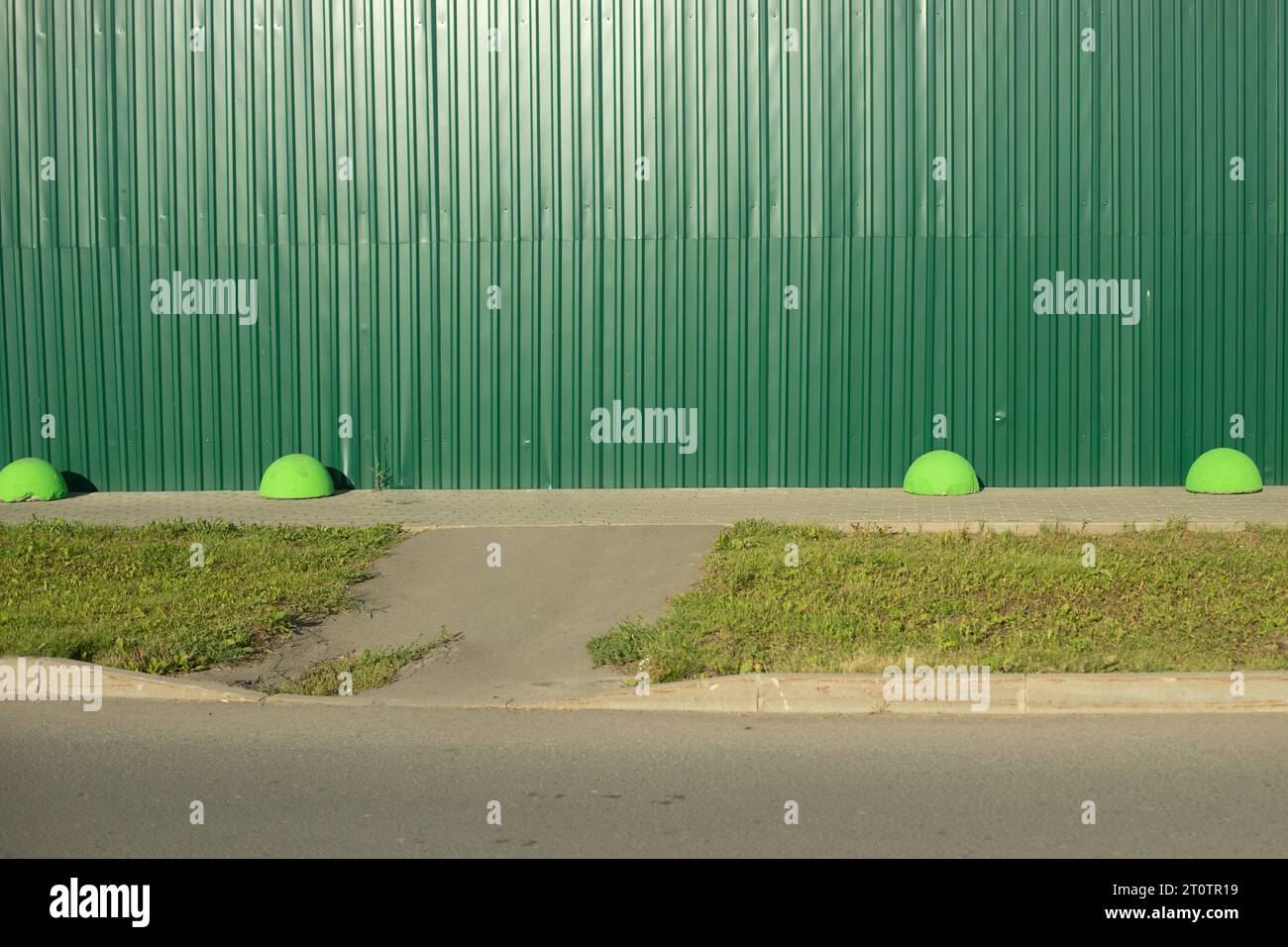 Steel profile wall. Building fencing. Solid wall Stock Photo - Alamy