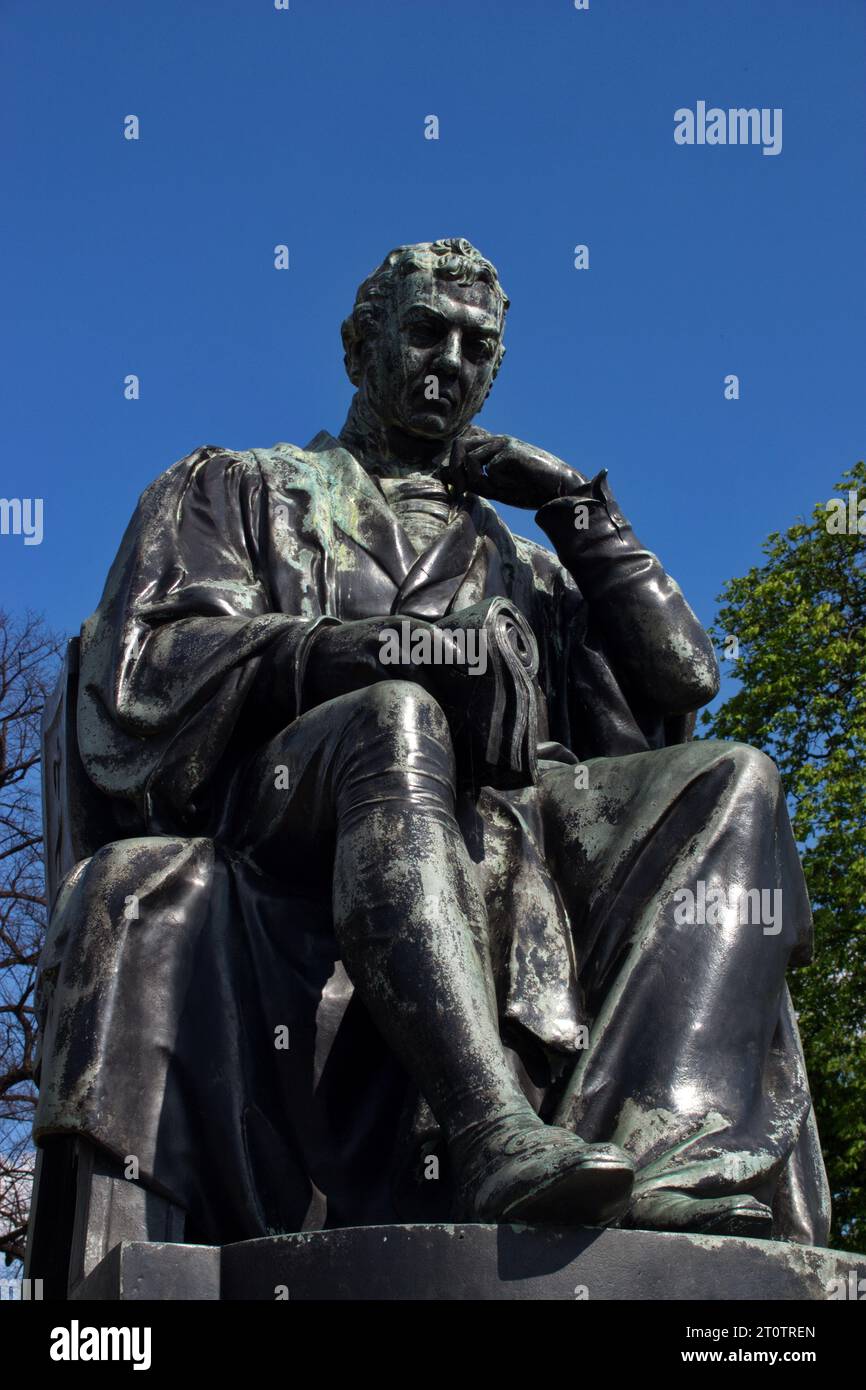 Statue of Edward Jenner, Kensington Gardens, London, United Kingdom ...