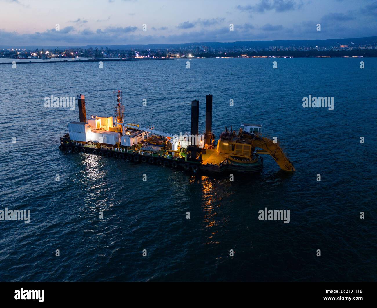 Dredging bucket hi-res stock photography and images - Alamy