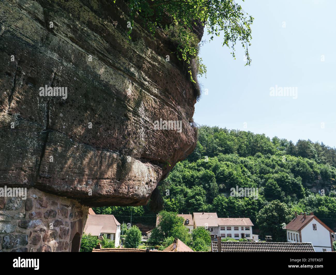 Massive troglodyte rock house hi-res stock photography and images - Alamy
