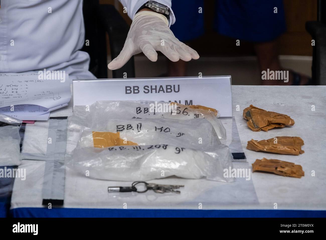 Grams of methamphetamine hi-res stock photography and images - Alamy