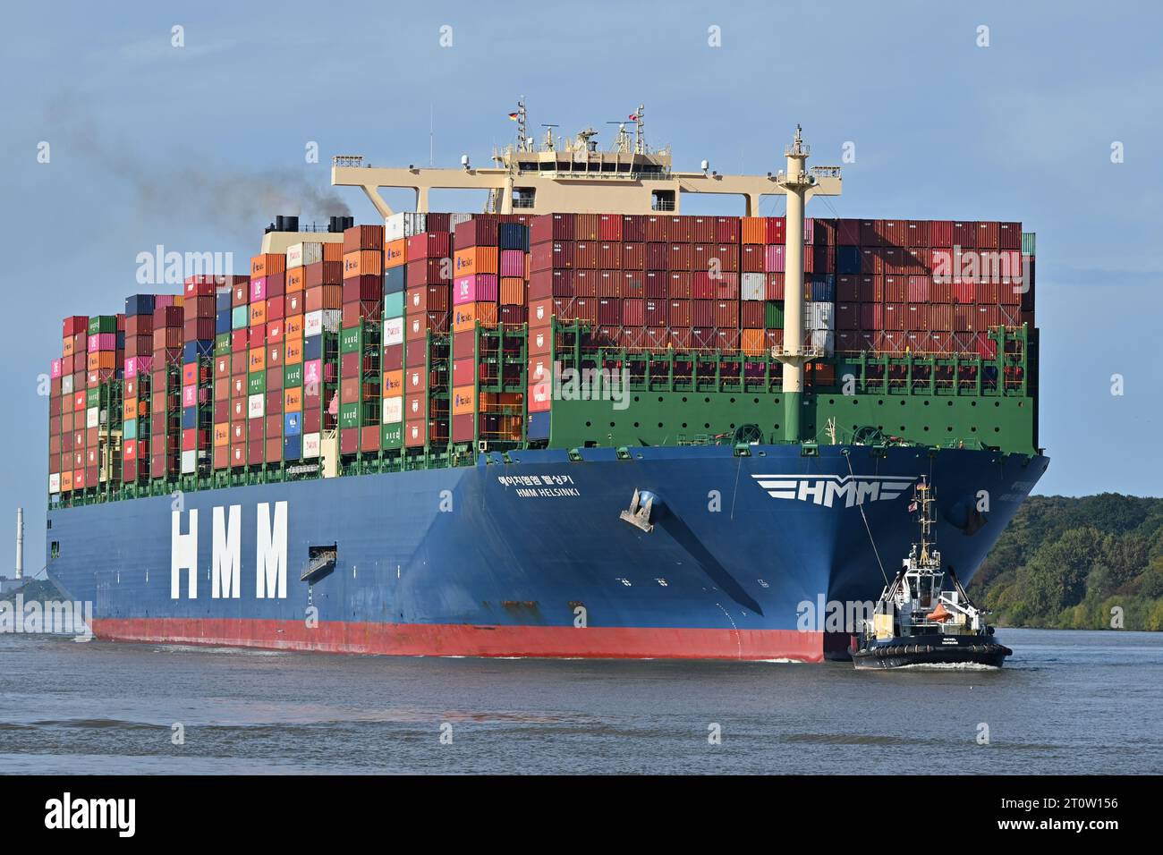 24.000 TEU Containerhsip HMM HELSINKI arrives at the port of Hamburg Stock Photo - Alamy