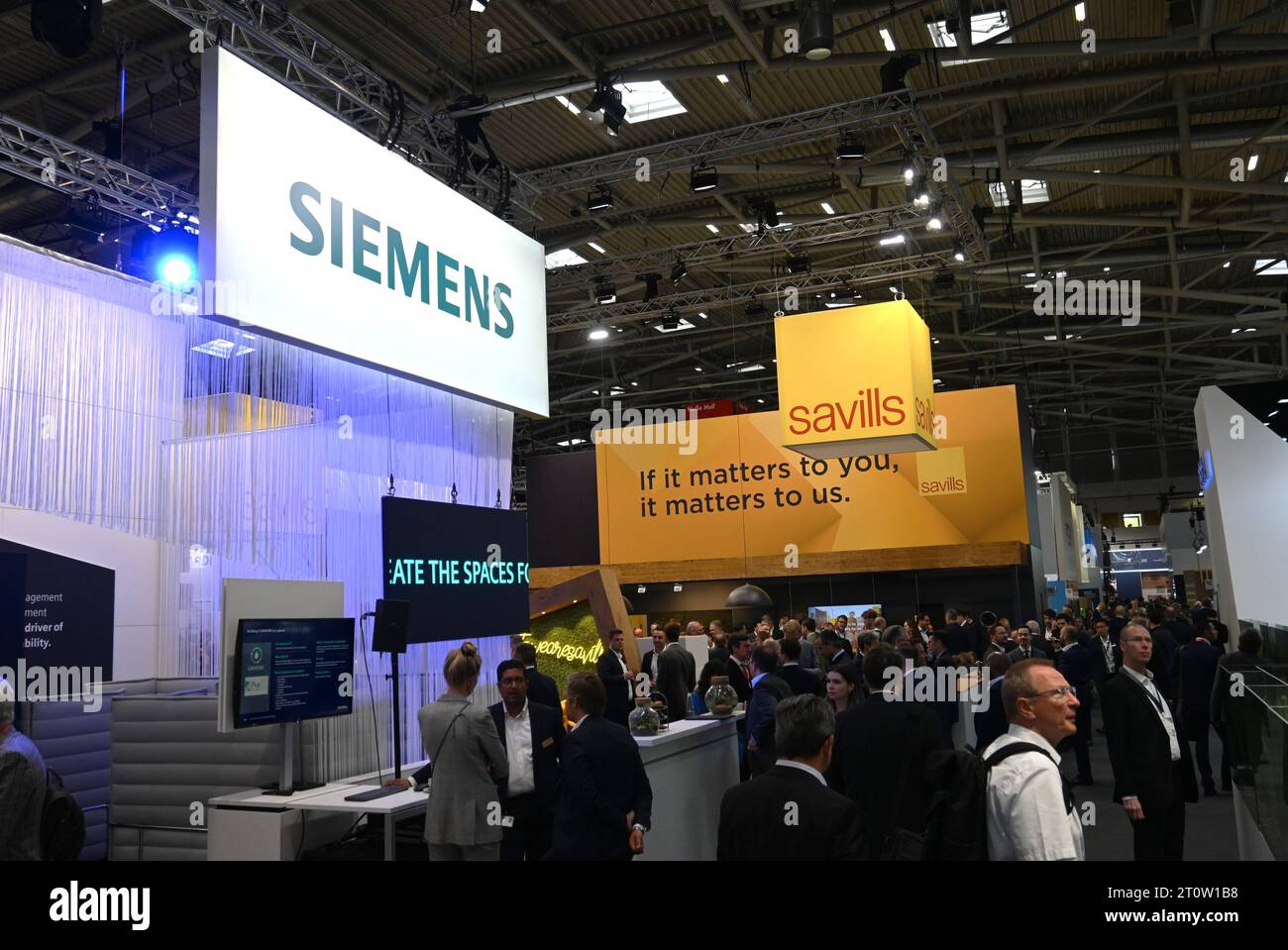 Siemens exhibition booth hi-res stock photography and images - Alamy