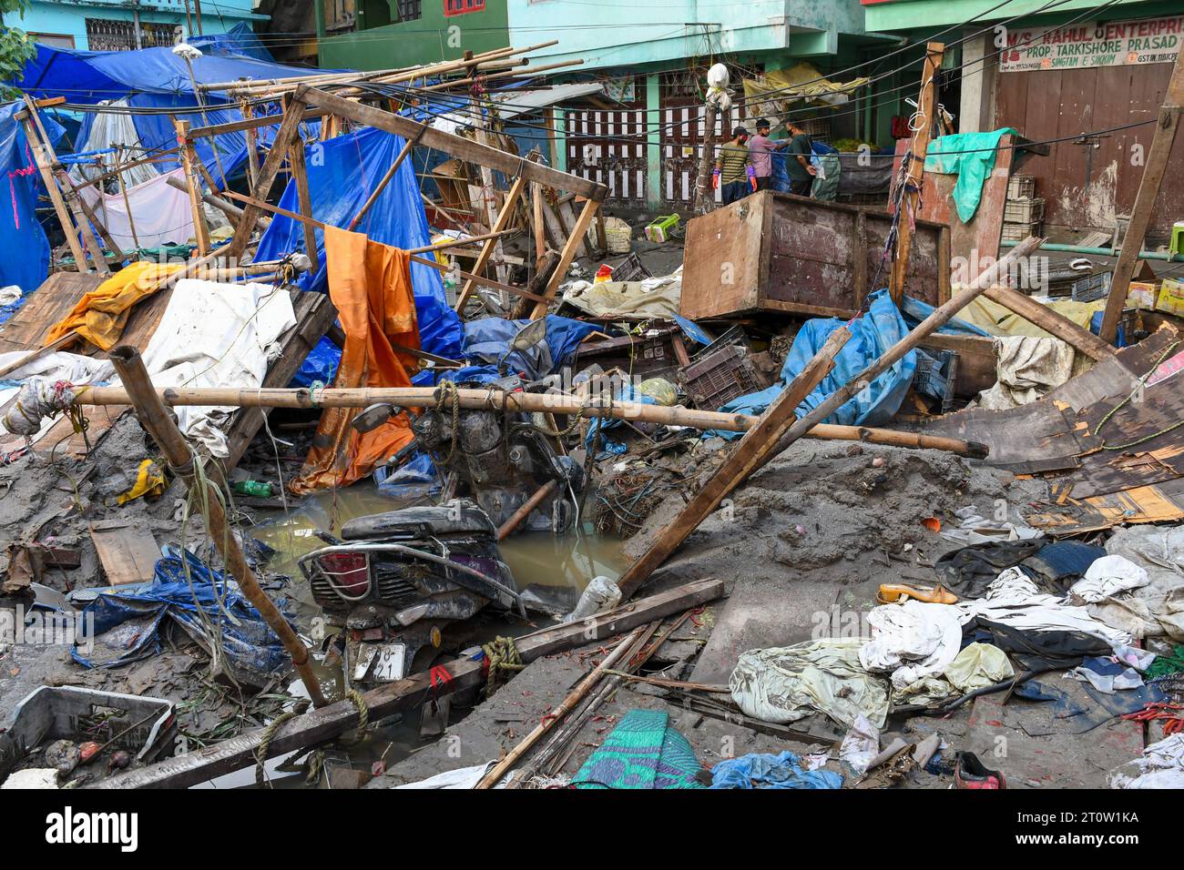 Singtam, India. 09th Oct, 2023. General view of a market damaged by ...