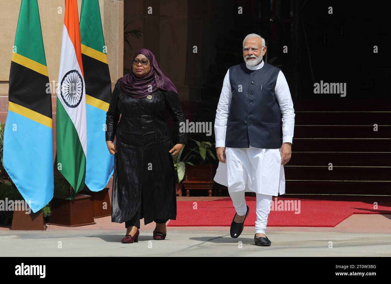 Tanzanian President Samia Suluhu Hassan (Left) meets with Prime ...