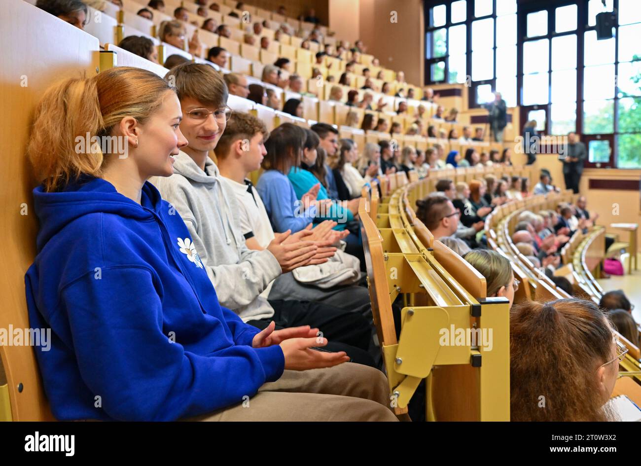 Senftenberg, Germany. 09th Oct, 2023. The new students for the "Primary ...