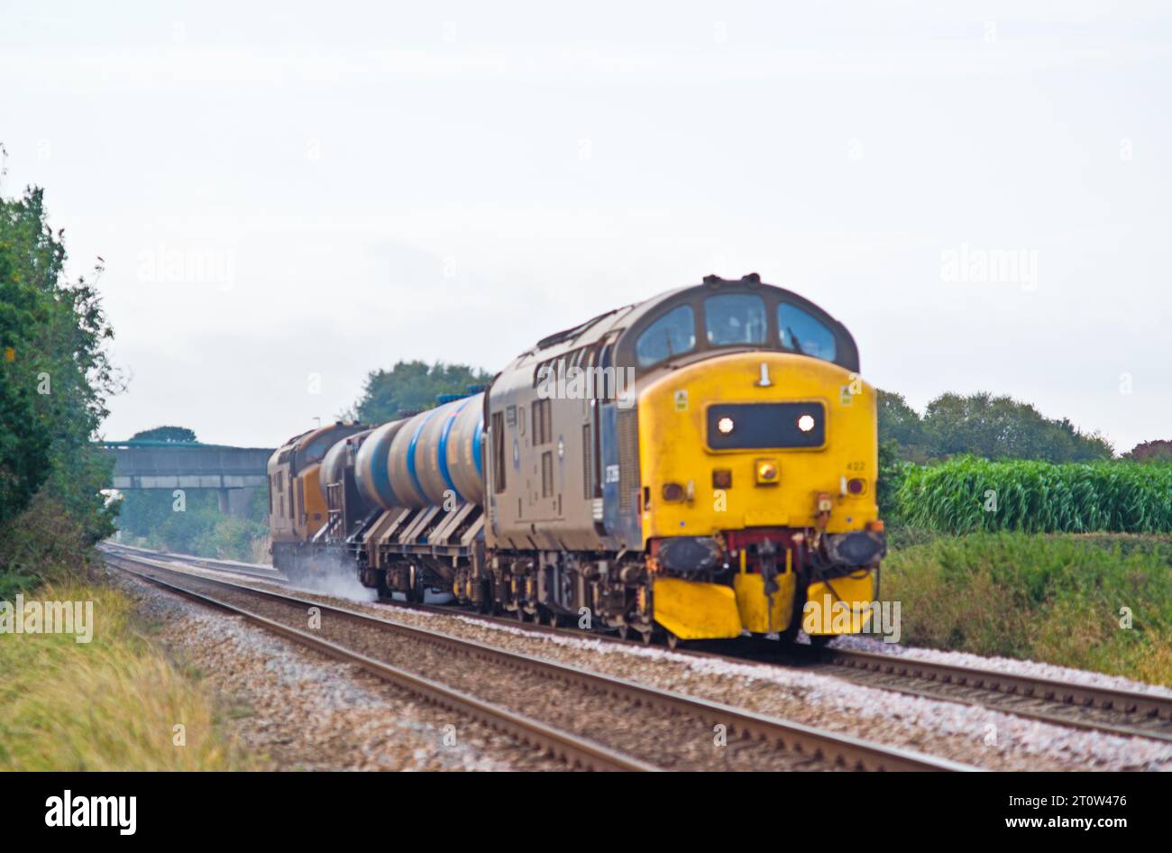 Class 37 422 locomotive hi-res stock photography and images - Alamy