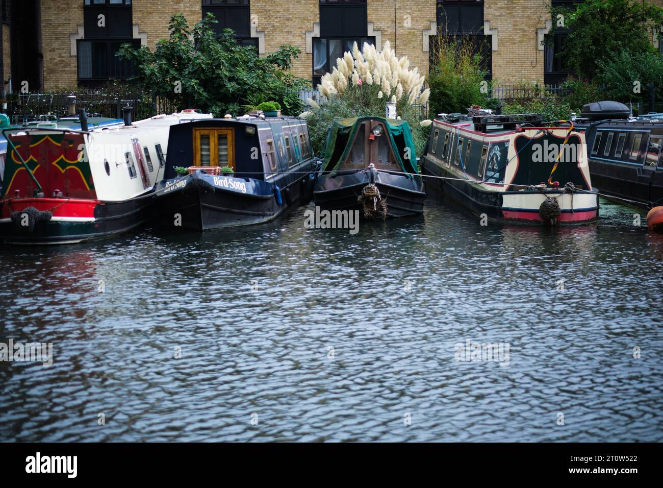 Narrowboats outside London Canal Museum at Gatti's Ice House, Kings ...