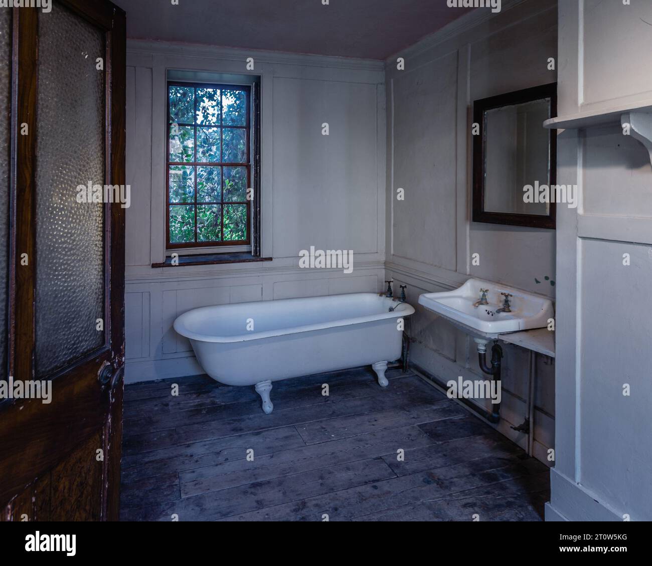 The bathroom inside the famous 4 Princelet Street near Spitalfields and ...