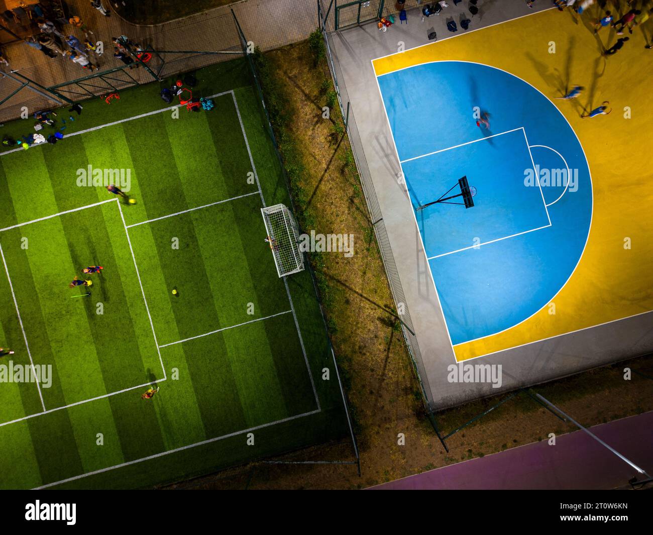 Basketball children aerial hi-res stock photography and images - Alamy
