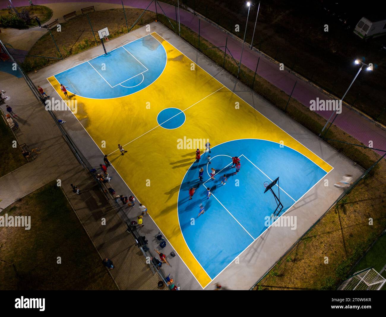 Basketball children aerial hi-res stock photography and images - Alamy