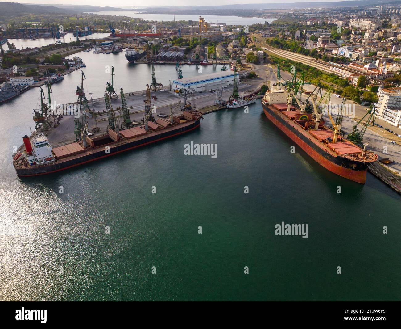 Ship crane load food export hi-res stock photography and images - Alamy