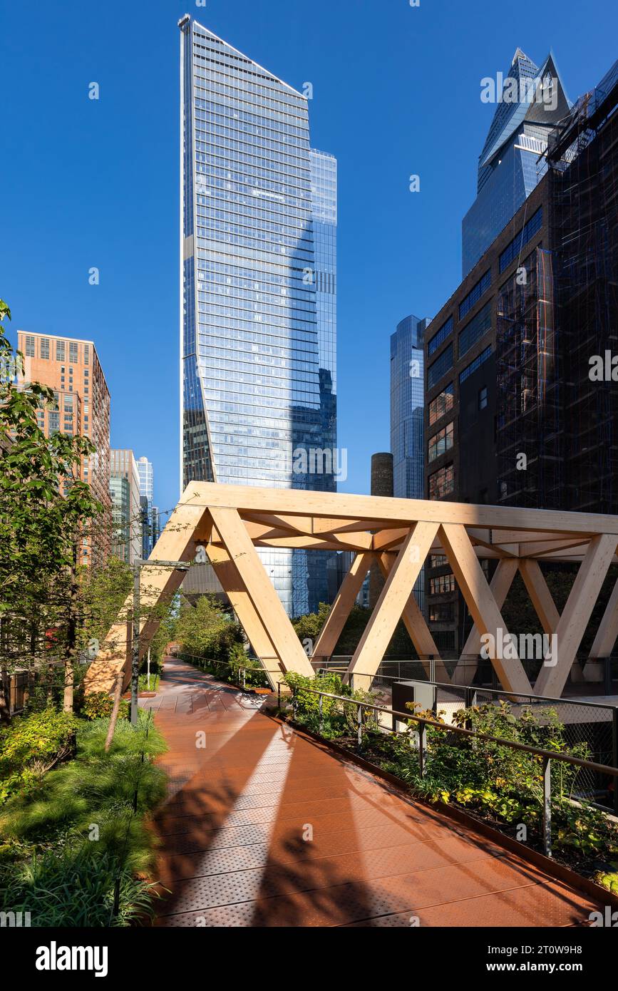 High Line Park timber wooden truss bridge with Hudson Yards skyscrapers ...
